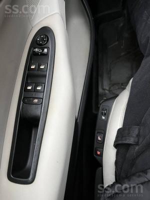 Melns Citroen C4 2012 Rīga, ar dzinēja tilpumu 1.60 L un nobraukumu 225 tūkst. km par 2500 €, foto 14 vietnē AUTOMOTO.COM.LV