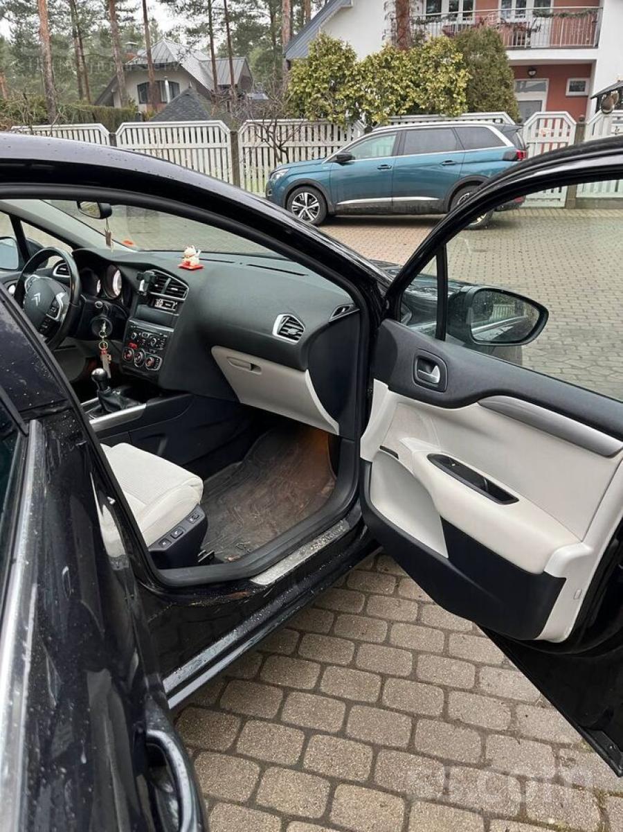 Melns Citroen C4 2012 Rīga, ar dzinēja tilpumu 1.60 L un nobraukumu 225 tūkst. km par 2500 €, foto 19 vietnē AUTOMOTO.COM.LV