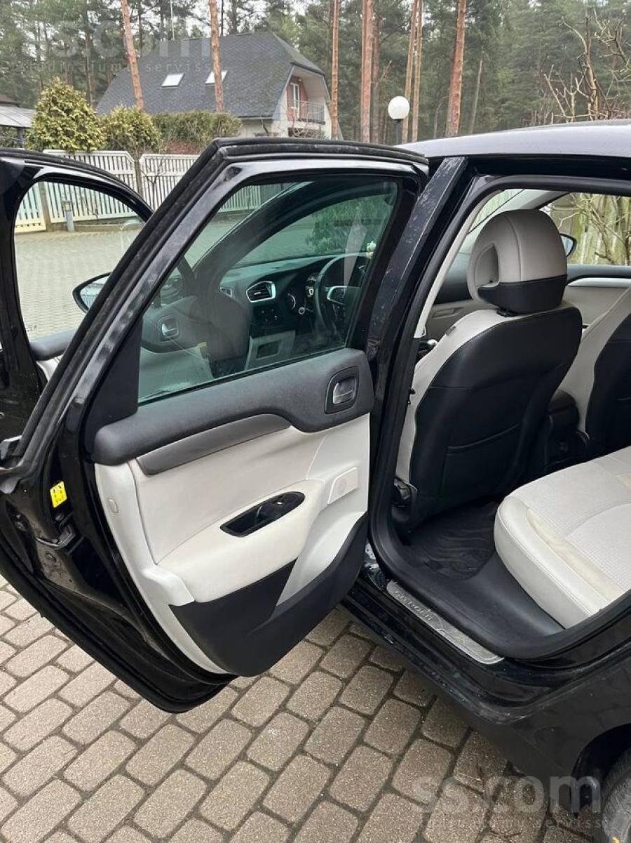 Melns Citroen C4 2012 Rīga, ar dzinēja tilpumu 1.60 L un nobraukumu 225 tūkst. km par 2500 €, foto 21 vietnē AUTOMOTO.COM.LV