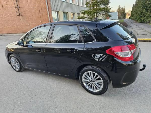 Melns Citroen C4 2012 Jēkabpils, ar dzinēja tilpumu 1.60 L un nobraukumu 245 tūkst. km par 4590 €, foto 10 vietnē AUTOMOTO.COM.LV
