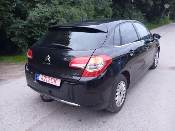 Melns Citroen C4 2012 Viļņa, ar dzinēja tilpumu 1.56 L un nobraukumu 270 tūkst. km par 2750 €, foto 7 vietnē AUTOMOTO.COM.LV