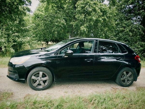 Black Citroen C4 2012 in Skaudvile, with an engine capacity of 1.56 L and mileage of 258 thousand km for 3600 €, photo 2 on AUTOMOTO.COM.LV