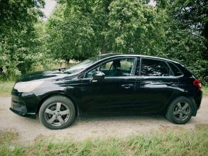 Melns Citroen C4 2012 Skaudvilė, ar dzinēja tilpumu 1.56 L un nobraukumu 258 tūkst. km par 3600 €, foto 3 vietnē AUTOMOTO.COM.LV