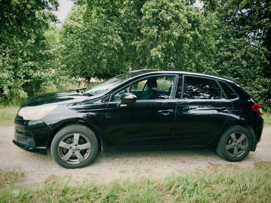 Melns Citroen C4 2012 Skaudvilė, ar dzinēja tilpumu 1.56 L un nobraukumu 258 tūkst. km par 3600 €, foto 3 vietnē AUTOMOTO.COM.LV