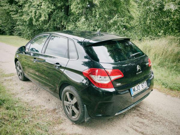 Black Citroen C4 2012 in Skaudvile, with an engine capacity of 1.56 L and mileage of 258 thousand km for 3600 €, photo 3 on AUTOMOTO.COM.LV