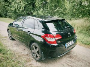 Melns Citroen C4 2012 Skaudvilė, ar dzinēja tilpumu 1.56 L un nobraukumu 258 tūkst. km par 3600 €, foto 4 vietnē AUTOMOTO.COM.LV