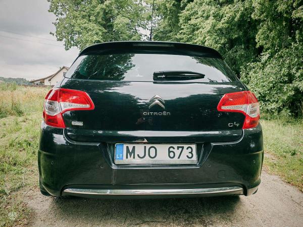 Black Citroen C4 2012 in Skaudvile, with an engine capacity of 1.56 L and mileage of 258 thousand km for 3600 €, photo 4 on AUTOMOTO.COM.LV