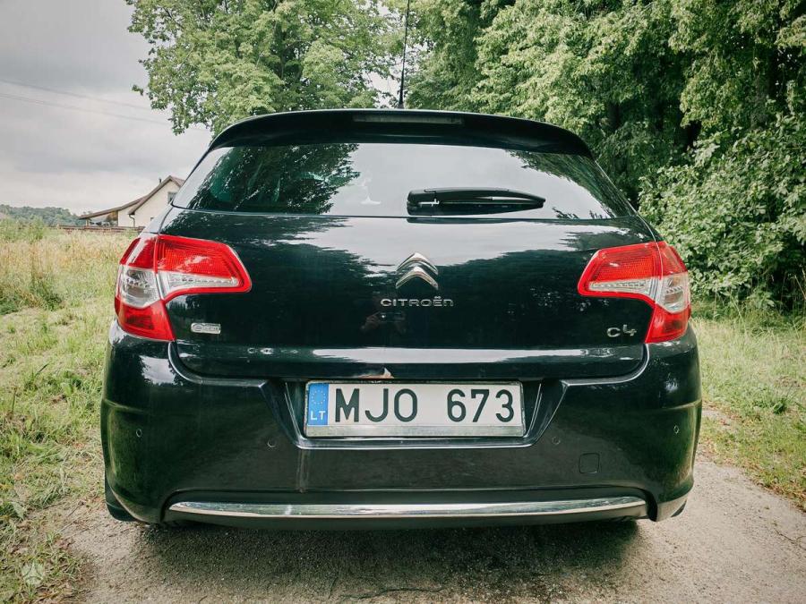 Melns Citroen C4 2012 Skaudvilė, ar dzinēja tilpumu 1.56 L un nobraukumu 258 tūkst. km par 3600 €, foto 5 vietnē AUTOMOTO.COM.LV