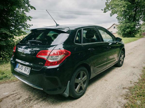 Black Citroen C4 2012 in Skaudvile, with an engine capacity of 1.56 L and mileage of 258 thousand km for 3600 €, photo 5 on AUTOMOTO.COM.LV