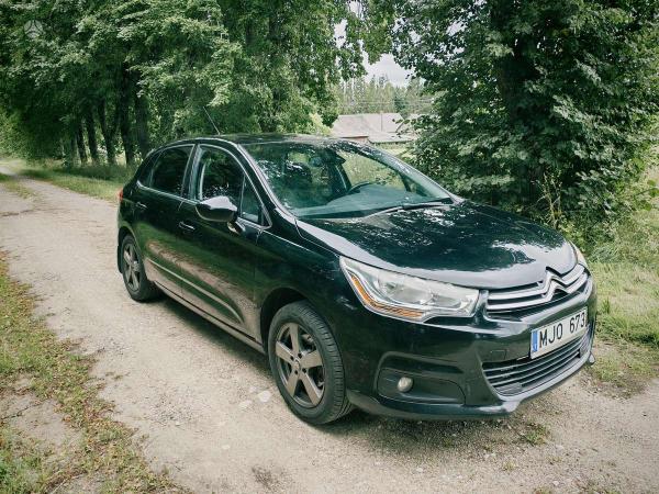 Black Citroen C4 2012 in Skaudvile, with an engine capacity of 1.56 L and mileage of 258 thousand km for 3600 €, photo 7 on AUTOMOTO.COM.LV