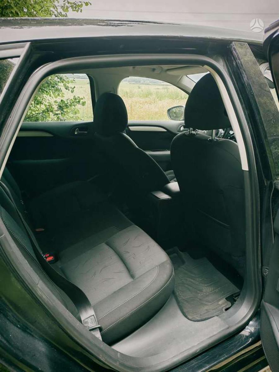 Melns Citroen C4 2012 Skaudvilė, ar dzinēja tilpumu 1.56 L un nobraukumu 258 tūkst. km par 3600 €, foto 11 vietnē AUTOMOTO.COM.LV