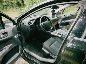 Melns Citroen C4 2012 Skaudvilė, ar dzinēja tilpumu 1.56 L un nobraukumu 258 tūkst. km par 3600 €, foto 13 vietnē AUTOMOTO.COM.LV