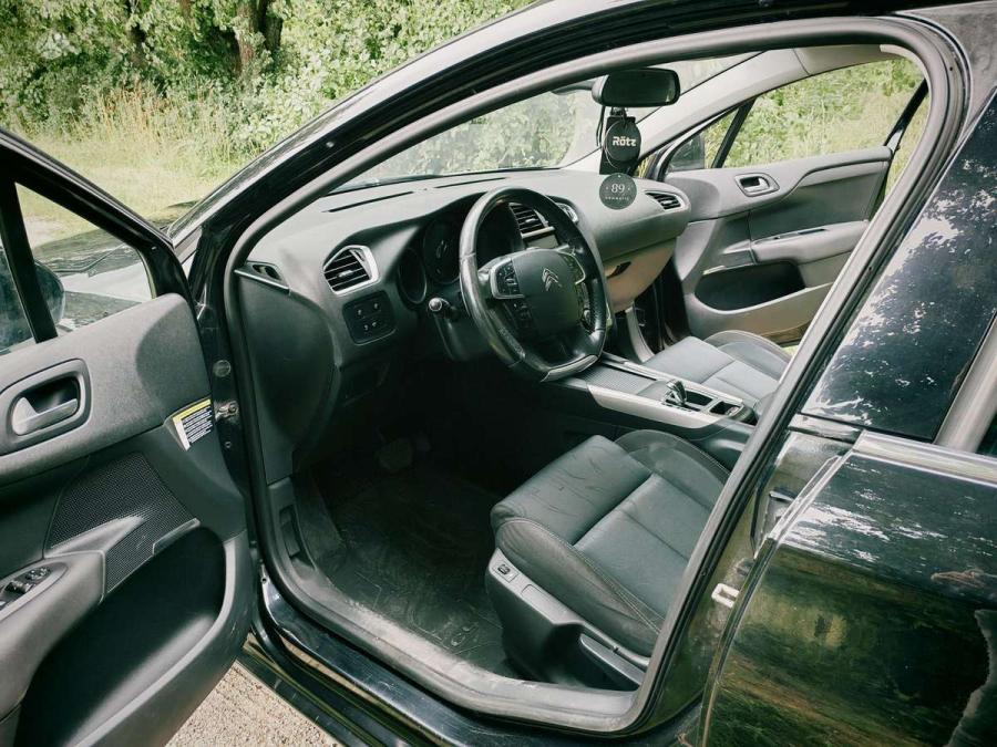 Melns Citroen C4 2012 Skaudvilė, ar dzinēja tilpumu 1.56 L un nobraukumu 258 tūkst. km par 3600 €, foto 13 vietnē AUTOMOTO.COM.LV