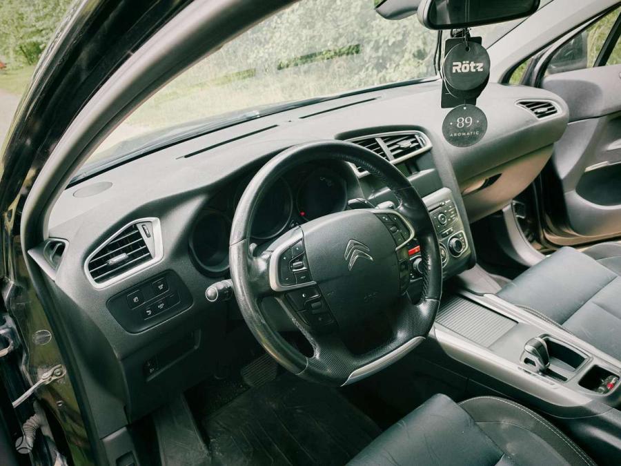 Melns Citroen C4 2012 Skaudvilė, ar dzinēja tilpumu 1.56 L un nobraukumu 258 tūkst. km par 3600 €, foto 15 vietnē AUTOMOTO.COM.LV