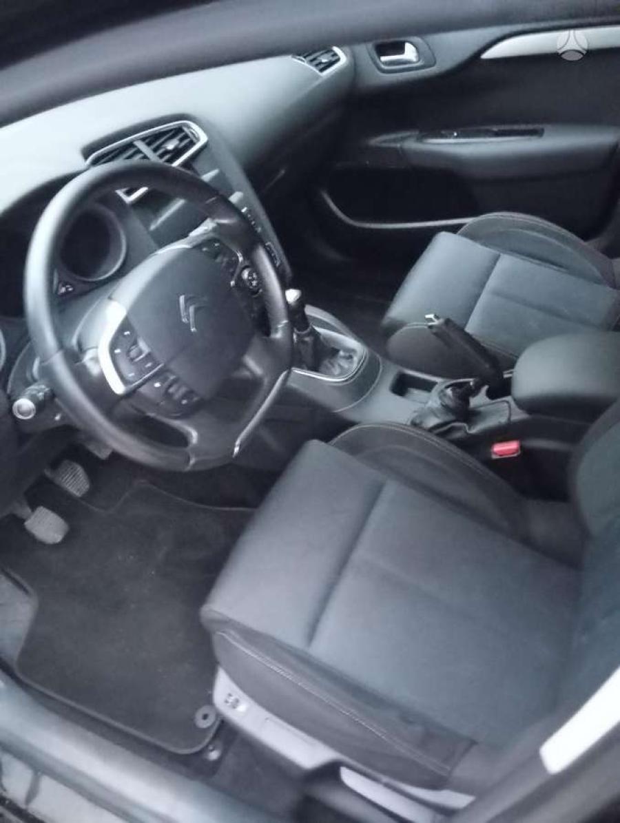 Black Citroen C4 2012 in Vilnius, with an engine capacity of 1.56 L and mileage of 260 thousand km for 1999 €, photo 5 on AUTOMOTO.COM.LV