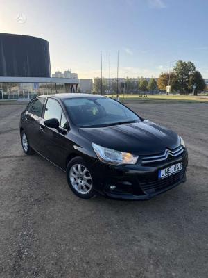 Melns Citroen C4 2012 Tauragė, ar dzinēja tilpumu 1.56 L un nobraukumu 292 tūkst. km par 2660 €, foto 1 vietnē AUTOMOTO.COM.LV
