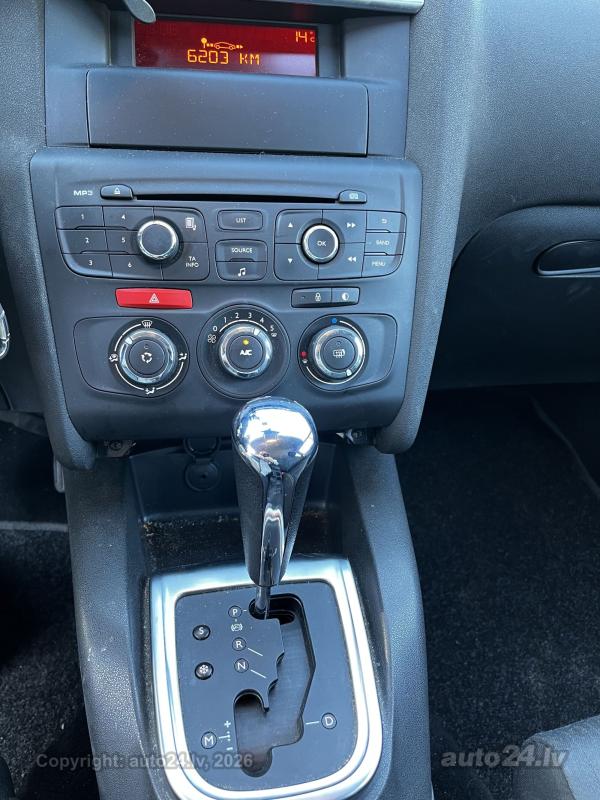Melns Citroen C4 2013 Tallina, ar dzinēja tilpumu 1.60 L un nobraukumu 125 tūkst. km par 4500 €, foto 10 vietnē AUTOMOTO.COM.LV