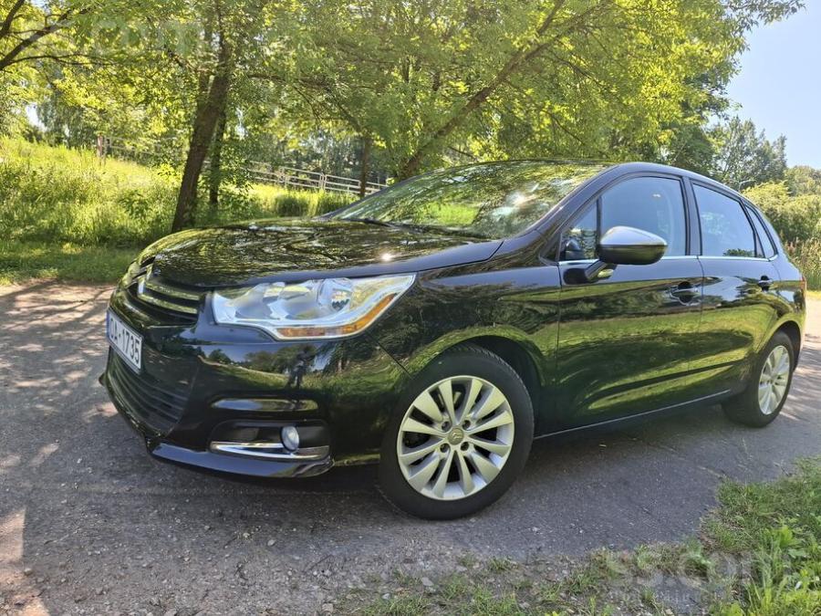 Black Citroen C4 2013 in Riga, with an engine capacity of 1.60 L and mileage of 205 thousand km for 4999 €, photo 1 on AUTOMOTO.COM.LV