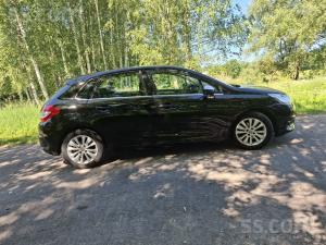 Black Citroen C4 2013 in Riga, with an engine capacity of 1.60 L and mileage of 205 thousand km for 4999 €, photo 5 on AUTOMOTO.COM.LV