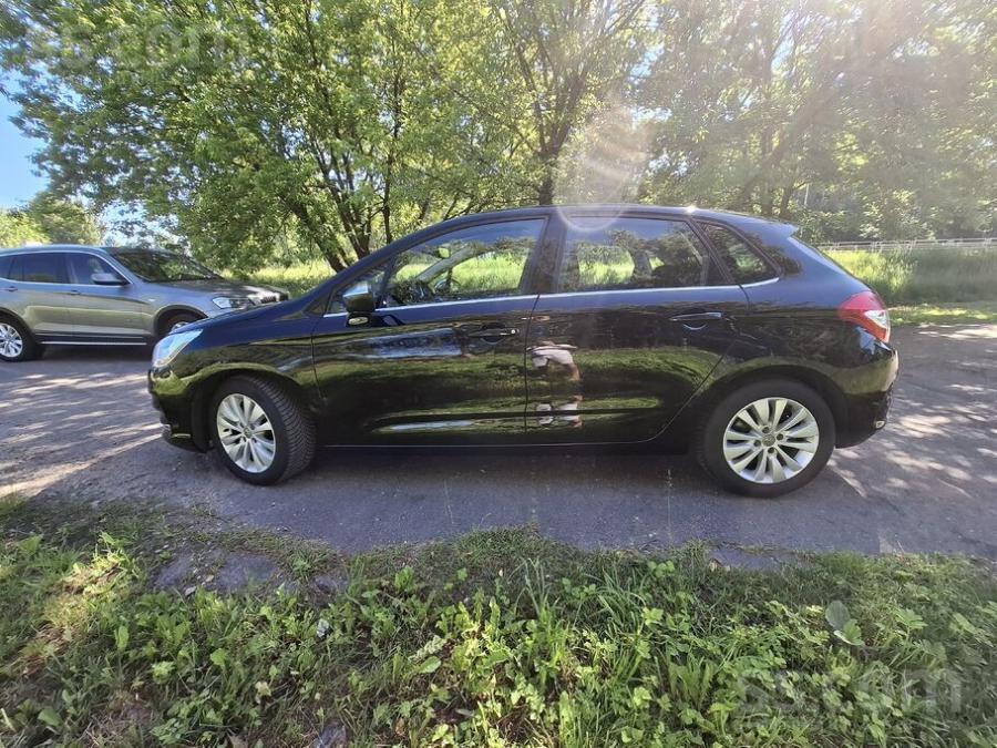 Black Citroen C4 2013 in Riga, with an engine capacity of 1.60 L and mileage of 205 thousand km for 4999 €, photo 9 on AUTOMOTO.COM.LV