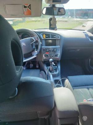 Melns Citroen C4 2014 Varėna, ar dzinēja tilpumu 1.56 L un nobraukumu 293 tūkst. km par 3800 €, foto 9 vietnē AUTOMOTO.COM.LV
