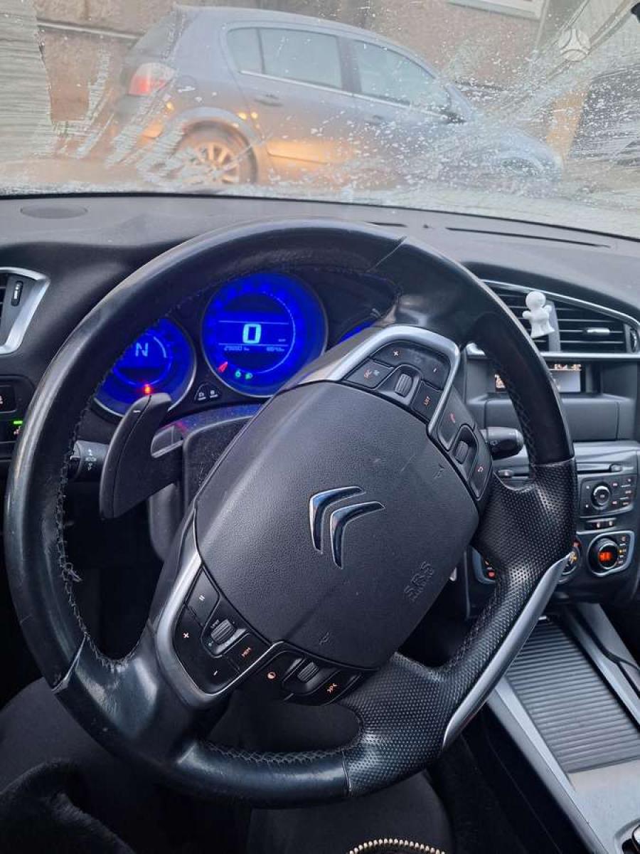 Черный Ситроен С4 2014 в Каунас, объемом двигателя 1.60 л и пробегом 304 тыс. км за 2900 €, фото 5 на AUTOMOTO.COM.LV