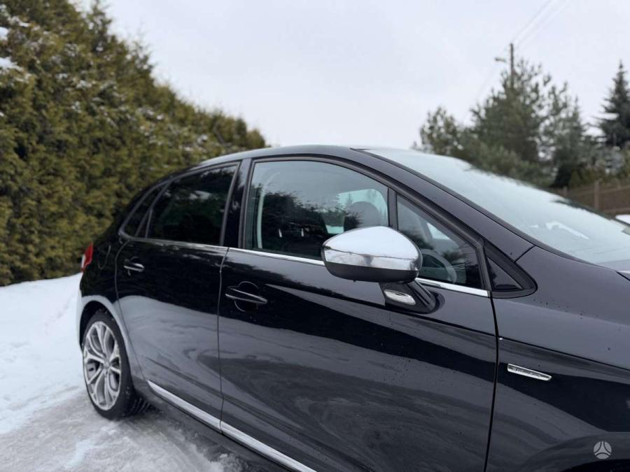Melns Citroen C4 2015 Viļņa, ar dzinēja tilpumu 1.60 L un nobraukumu 170 tūkst. km par 4350 €, foto 3 vietnē AUTOMOTO.COM.LV