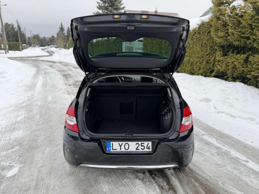 Melns Citroen C4 2015 Viļņa, ar dzinēja tilpumu 1.60 L un nobraukumu 170 tūkst. km par 4350 €, foto 8 vietnē AUTOMOTO.COM.LV