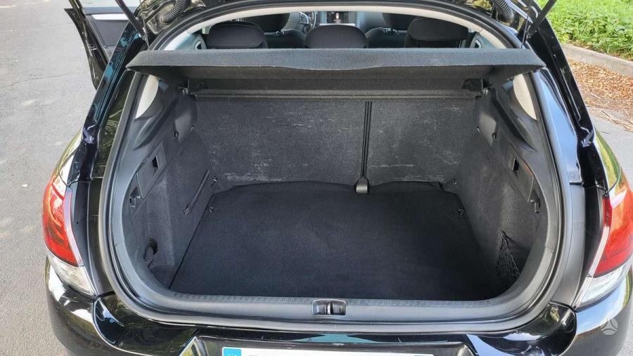 Black Citroen C4 2015 in Taurage, with an engine capacity of 1.20 L and mileage of 151 thousand km for 5400 €, photo 17 on AUTOMOTO.COM.LV