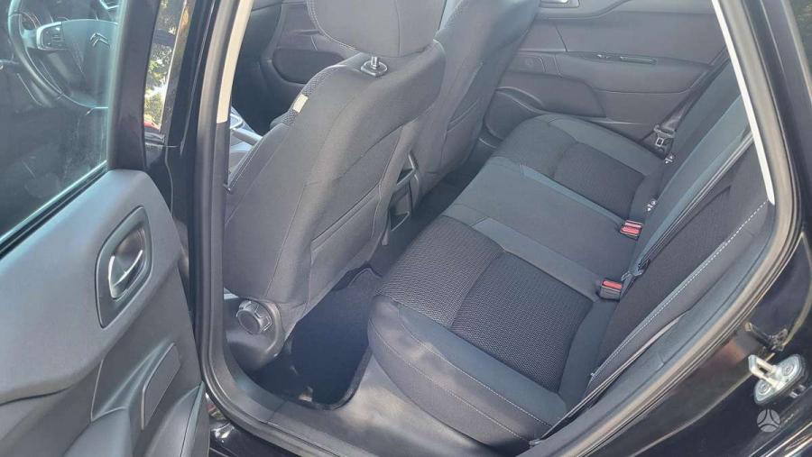 Black Citroen C4 2015 in Taurage, with an engine capacity of 1.20 L and mileage of 151 thousand km for 5400 €, photo 16 on AUTOMOTO.COM.LV