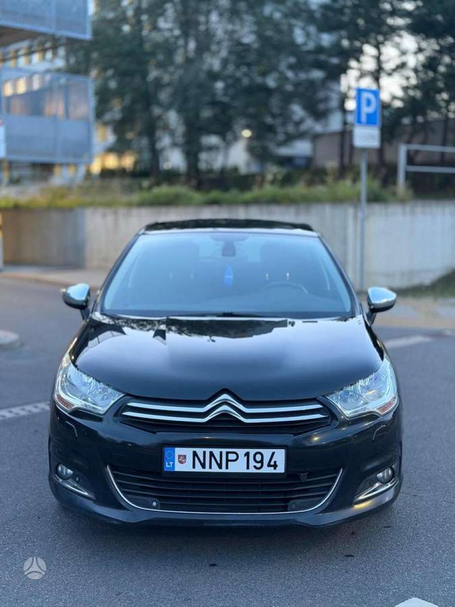 Black Citroen C4 2015 in Vilnius, with an engine capacity of 1.60 L and mileage of 258 thousand km for 3300 €, photo 4 on AUTOMOTO.COM.LV