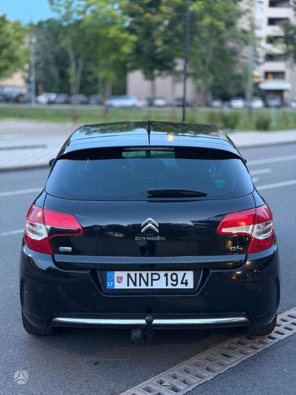 Black Citroen C4 2015 in Vilnius, with an engine capacity of 1.60 L and mileage of 258 thousand km for 3300 €, photo 5 on AUTOMOTO.COM.LV