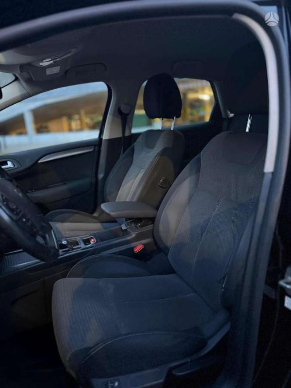 Black Citroen C4 2015 in Vilnius, with an engine capacity of 1.60 L and mileage of 258 thousand km for 3300 €, photo 9 on AUTOMOTO.COM.LV
