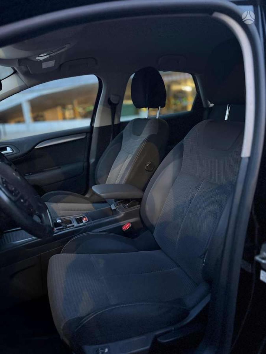Black Citroen C4 2015 in Vilnius, with an engine capacity of 1.60 L and mileage of 258 thousand km for 3300 €, photo 9 on AUTOMOTO.COM.LV