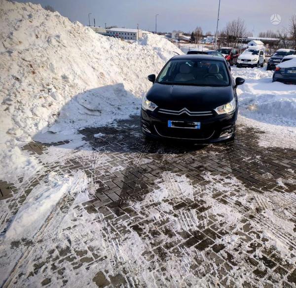 Black Citroen C4 2016 in Taurage, with an engine capacity of 1.20 L and mileage of 139 thousand km for 4500 €, photo 1 on AUTOMOTO.COM.LV
