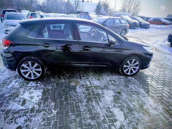 Black Citroen C4 2016 in Taurage, with an engine capacity of 1.20 L and mileage of 139 thousand km for 4500 €, photo 6 on AUTOMOTO.COM.LV