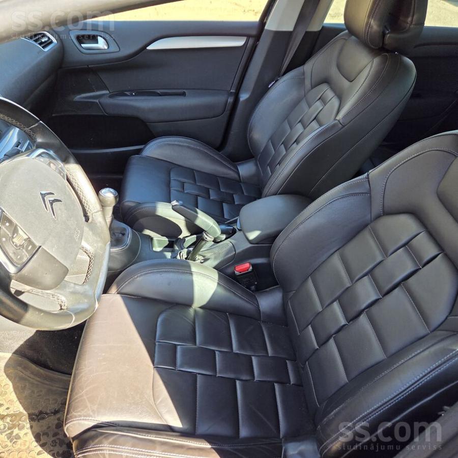 Black Citroen C4 2016 in Ludza, with an engine capacity of 1.60 L and mileage of 176 thousand km for 5500 €, photo 3 on AUTOMOTO.COM.LV