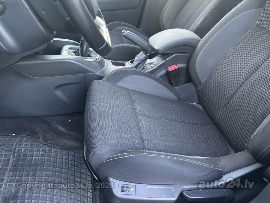Black Citroen C4 2016 in Saue, with an engine capacity of 1.60 L and mileage of 282 thousand km for 5500 €, photo 9 on AUTOMOTO.COM.LV