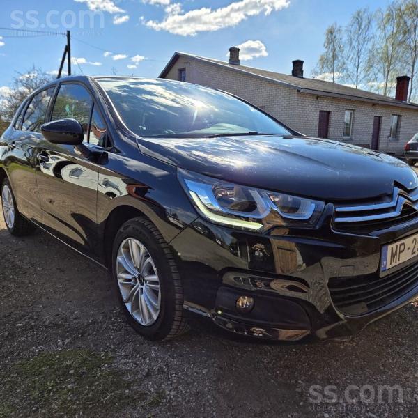 Melns Citroen C4 2016 Ludza, ar dzinēja tilpumu 1.60 L un nobraukumu 179 tūkst. km par 5000 €, foto 3 vietnē AUTOMOTO.COM.LV