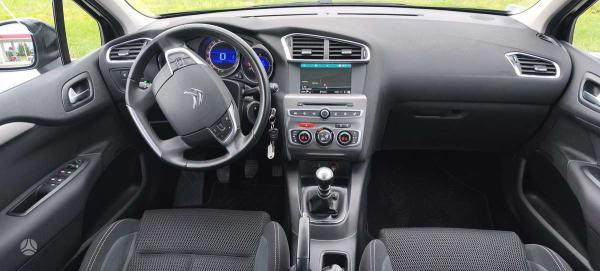 Melns Citroen C4 2017 Tauragė, ar dzinēja tilpumu 1.20 L un nobraukumu 117 tūkst. km par 4200 €, foto 5 vietnē AUTOMOTO.COM.LV