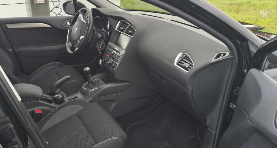 Melns Citroen C4 2017 Tauragė, ar dzinēja tilpumu 1.20 L un nobraukumu 117 tūkst. km par 4200 €, foto 12 vietnē AUTOMOTO.COM.LV