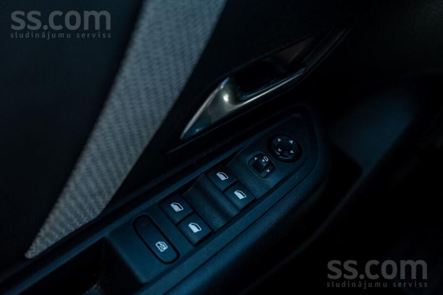 Black Citroen C4 2022 in Riga, with an engine capacity of 1.50 L and mileage of 0 thousand km for 13900 €, photo 25 on AUTOMOTO.COM.LV