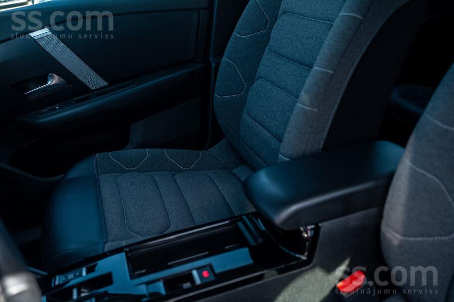 Black Citroen C4 2022 in Riga, with an engine capacity of 1.50 L and mileage of 0 thousand km for 13900 €, photo 30 on AUTOMOTO.COM.LV