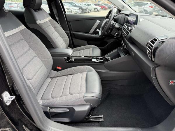 Melns Citroen C4 2022 Tauragė, ar dzinēja tilpumu 1.20 L un nobraukumu 97 tūkst. km par 12584 €, foto 10 vietnē AUTOMOTO.COM.LV