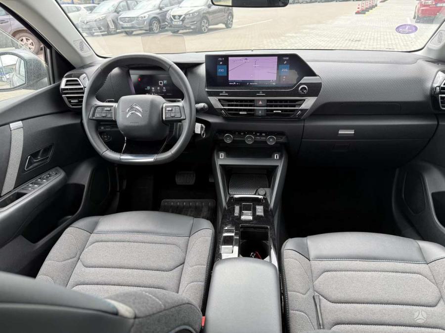 Melns Citroen C4 2022 Tauragė, ar dzinēja tilpumu 1.20 L un nobraukumu 97 tūkst. km par 12584 €, foto 13 vietnē AUTOMOTO.COM.LV