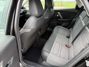 Melns Citroen C4 2022 Tauragė, ar dzinēja tilpumu 1.20 L un nobraukumu 97 tūkst. km par 12584 €, foto 16 vietnē AUTOMOTO.COM.LV