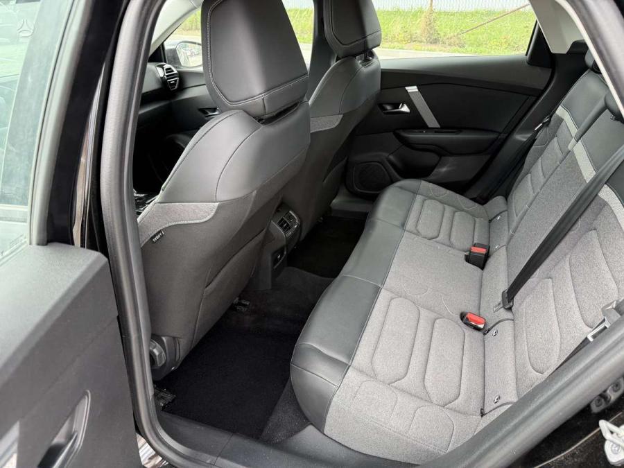 Melns Citroen C4 2022 Tauragė, ar dzinēja tilpumu 1.20 L un nobraukumu 97 tūkst. km par 12584 €, foto 16 vietnē AUTOMOTO.COM.LV