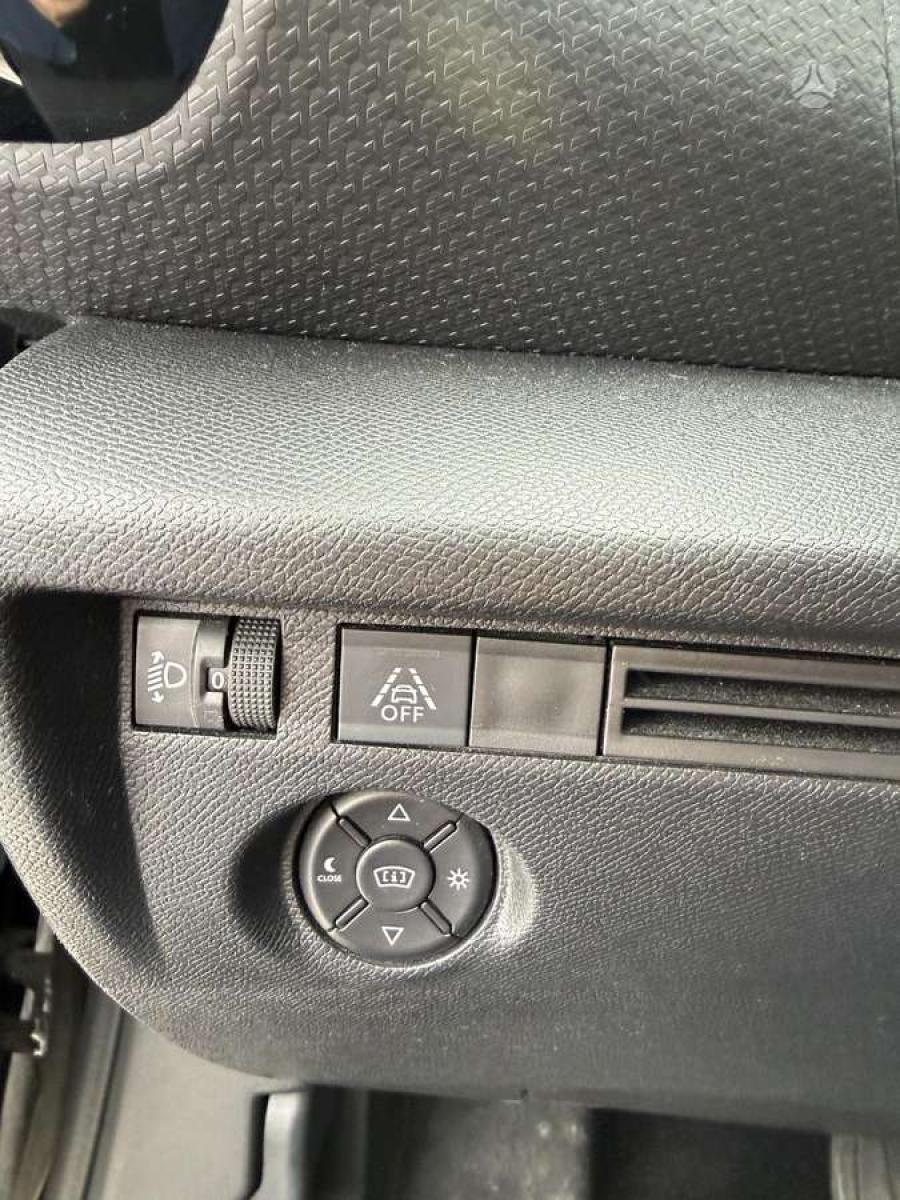 Melns Citroen C4 2022 Tauragė, ar dzinēja tilpumu 1.20 L un nobraukumu 97 tūkst. km par 12584 €, foto 19 vietnē AUTOMOTO.COM.LV