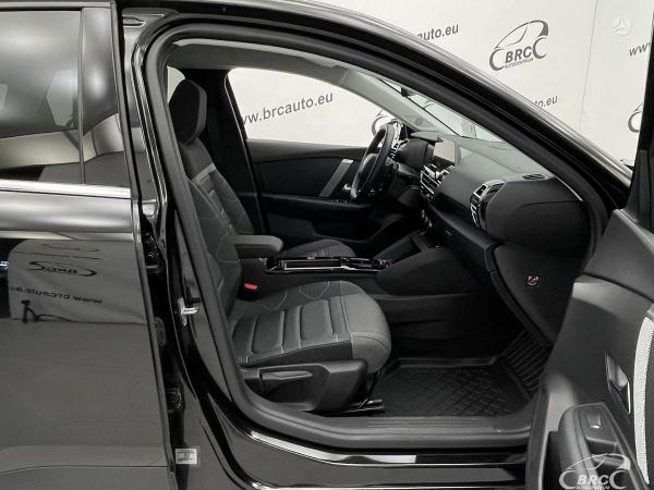 Black Citroen C4 2023 in Vilnius, with an engine capacity of 1.20 L and mileage of 31 thousand km for 17999 €, photo 5 on AUTOMOTO.COM.LV