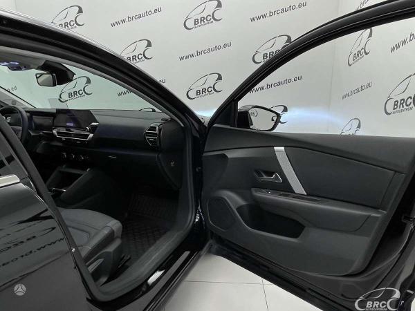 Black Citroen C4 2023 in Vilnius, with an engine capacity of 1.20 L and mileage of 31 thousand km for 17999 €, photo 9 on AUTOMOTO.COM.LV